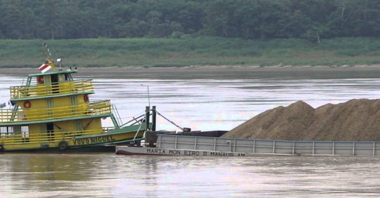 Transporte de Minerais em balsas em toda a Amazônia - Gaya Transportes